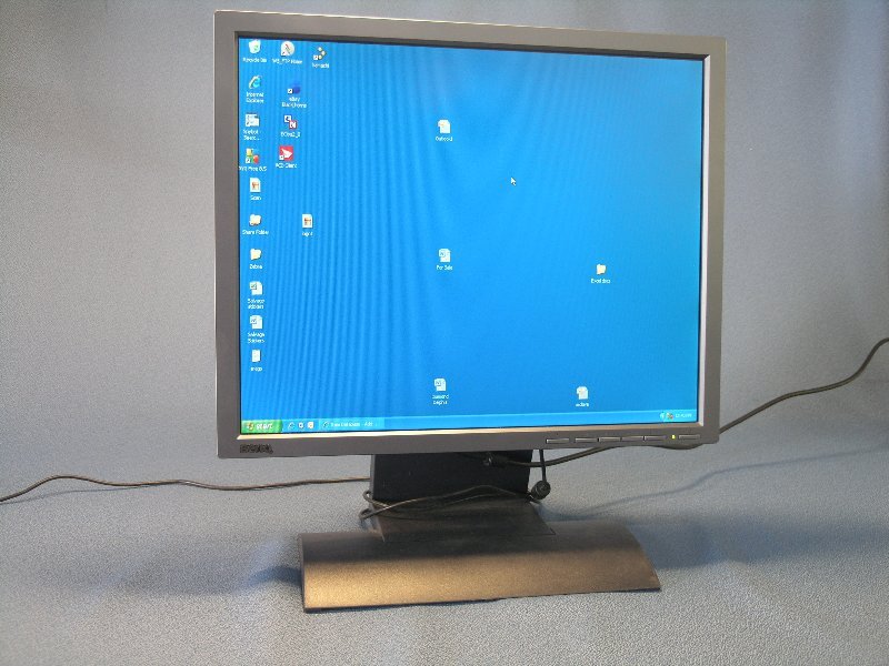 BenQ 19" LCD Monitor Q9U3 - Allsold.ca - Buy & Sell Used Office ...